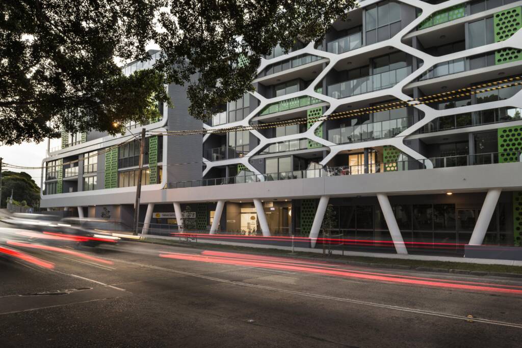 Alpha Apartments - Style-Windows